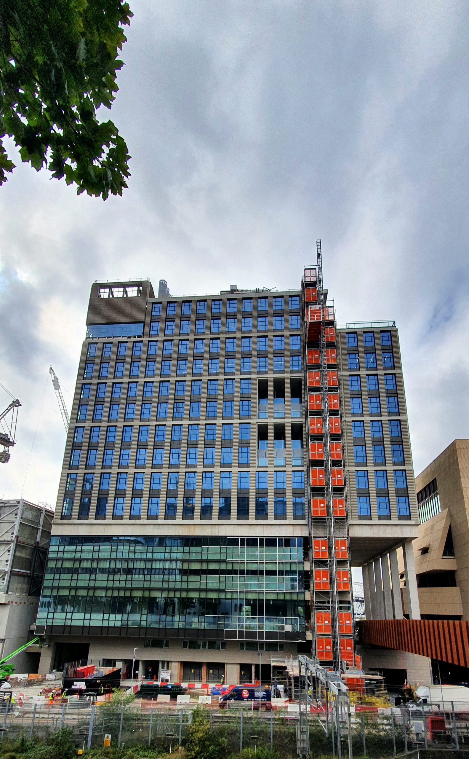 UAL - Glam Facade Installation